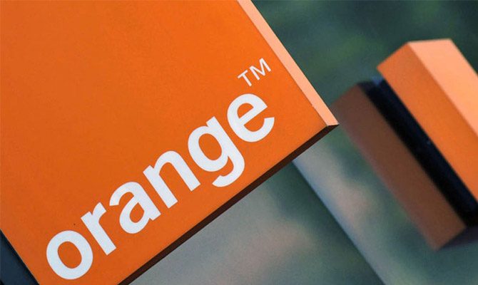 Fibra Orange de 1Gbps y router con Wi-Fi inteligente.